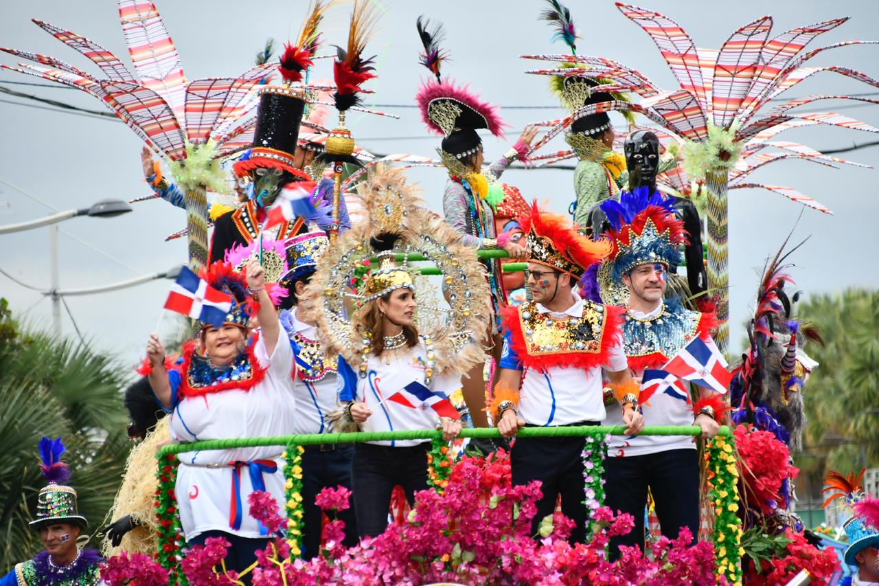 Alcaldía del Distrito Nacional suspende carnaval 2021 por Covid-19 ...